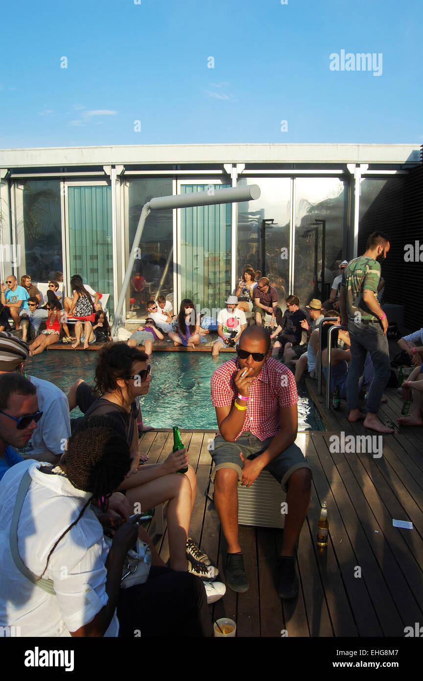 Hotel pool party hi-res stock photography and images - Alamy