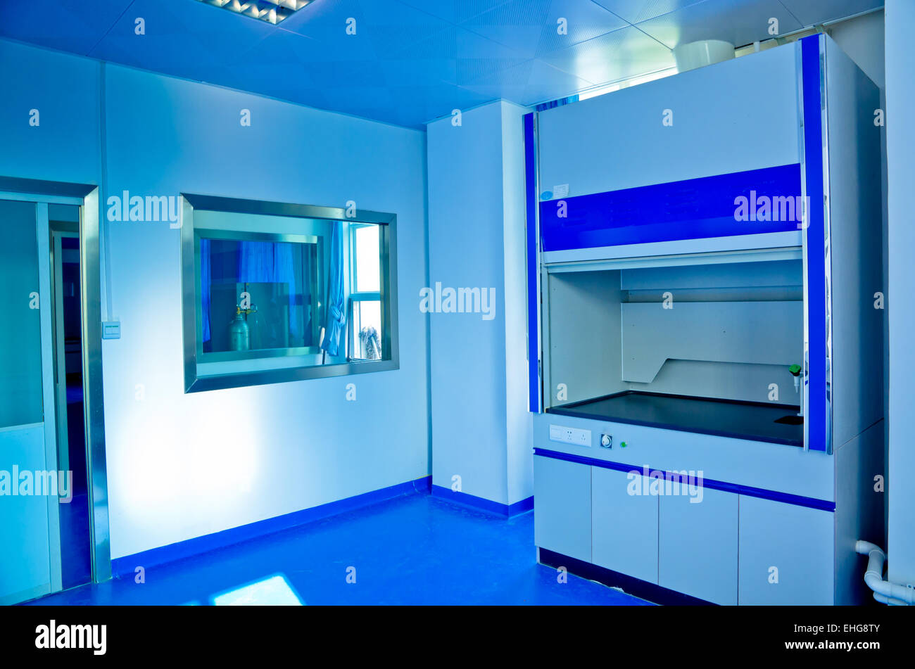 modern science laboratory Stock Photo - Alamy