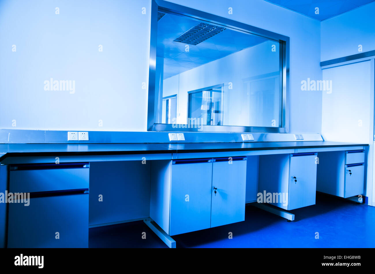 modern science laboratory Stock Photo - Alamy