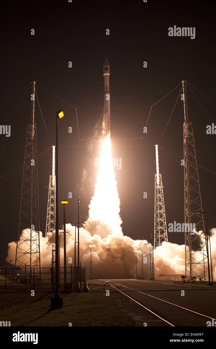 The United Launch Alliance Atlas V rocket with NASA's Magnetospheric ...