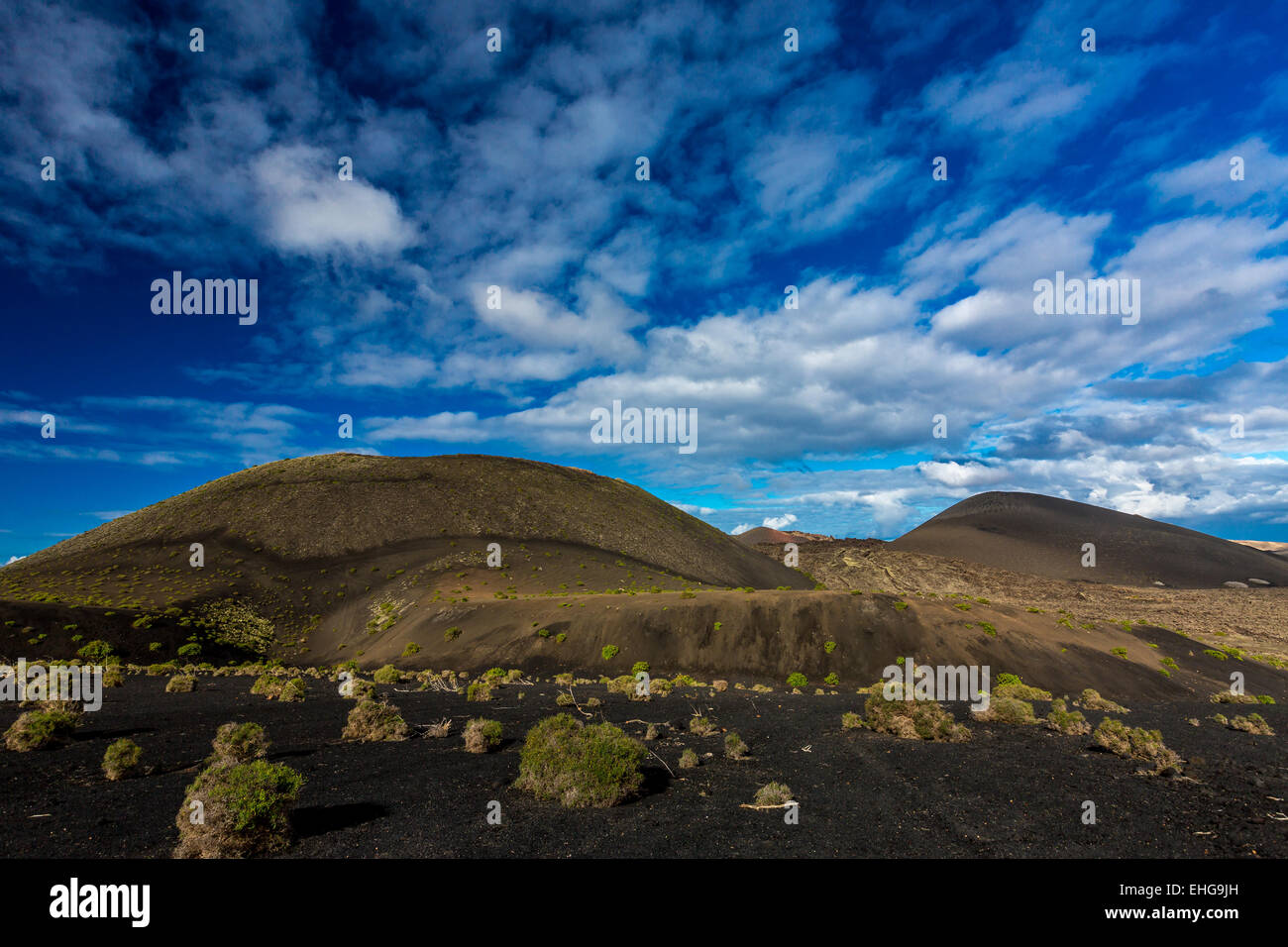 Dead volcano hi-res stock photography and images - Alamy