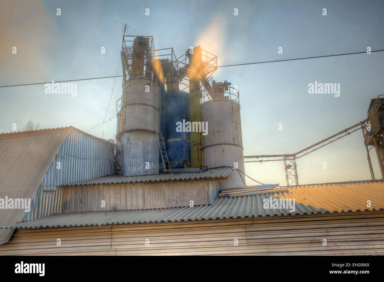 Dusty factory hi-res stock photography and images - Alamy