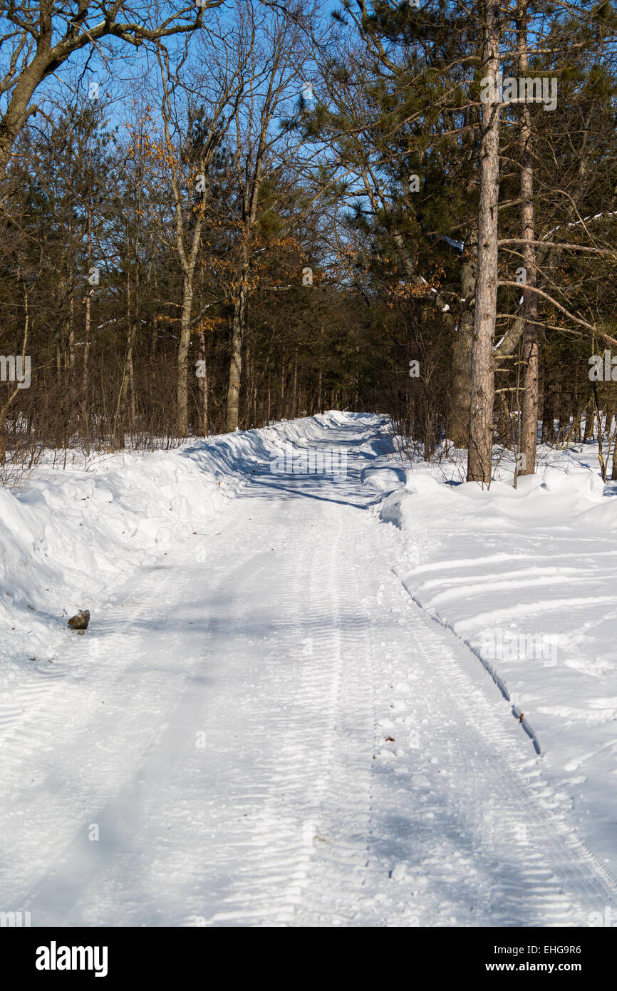 Snow covered roadway Stock Photo - Alamy