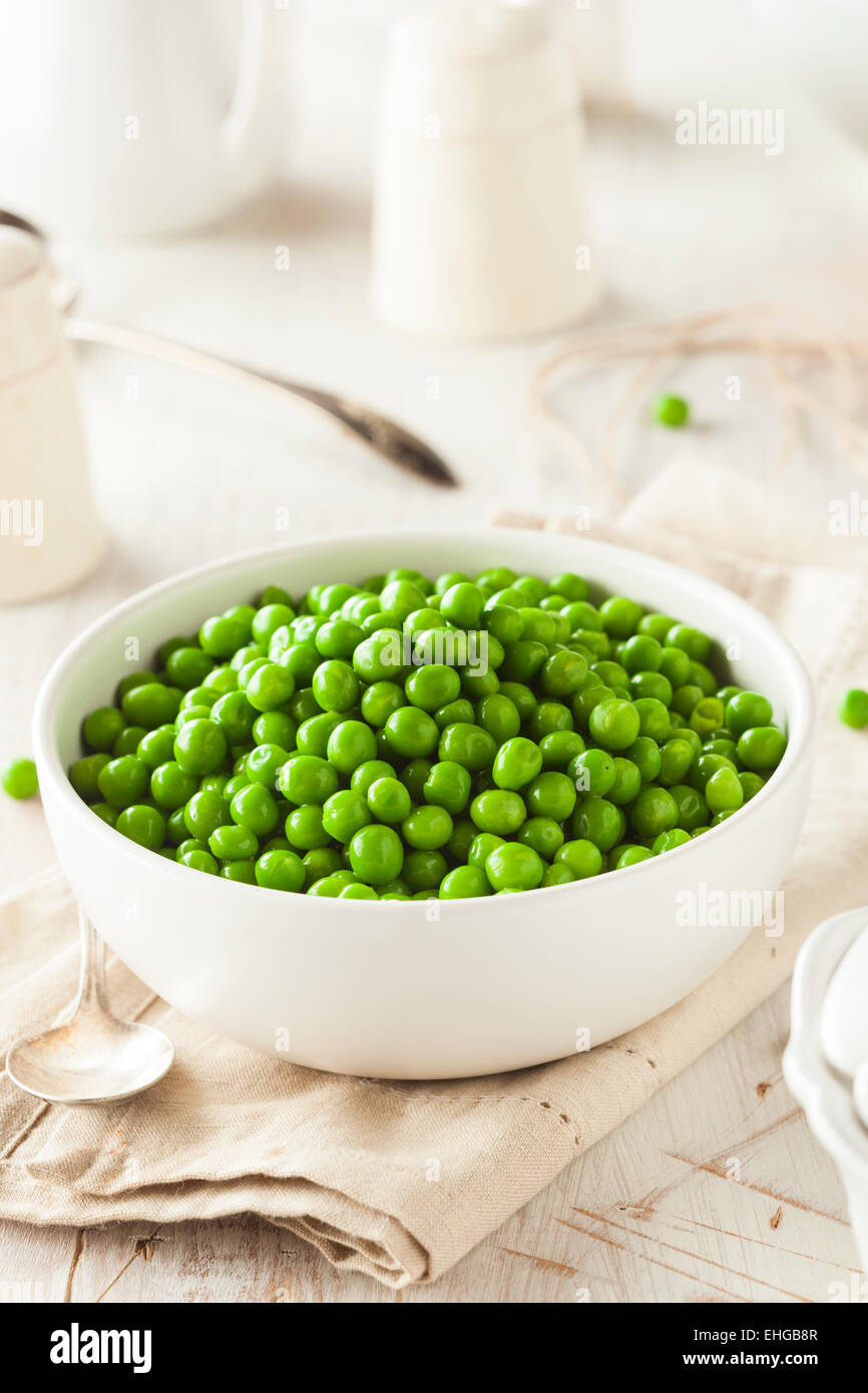 Organic Steamed Fresh Green Peas in a Bowl Stock Photo - Alamy