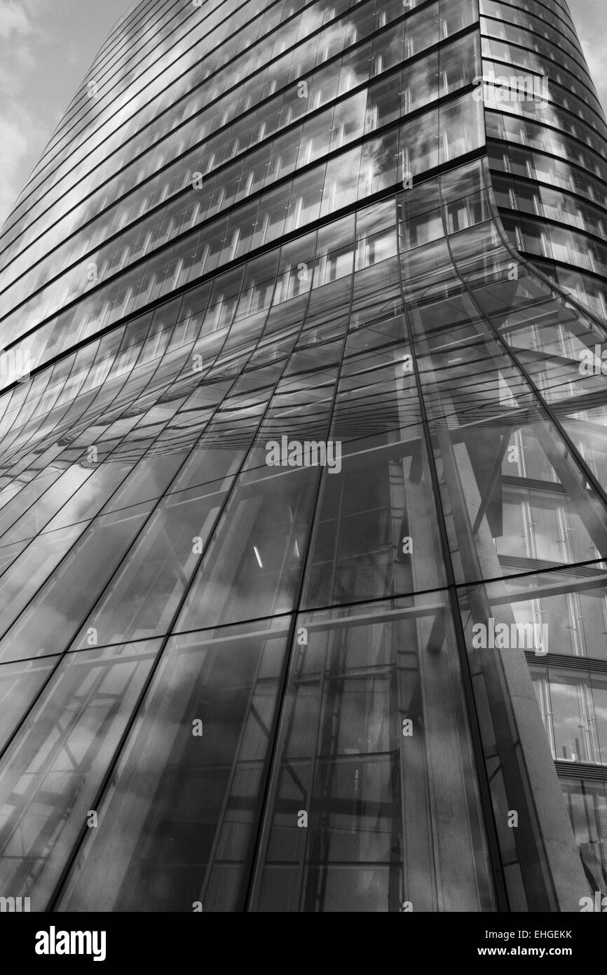 Skyscraper Black and White Stock Photos & Images - Alamy