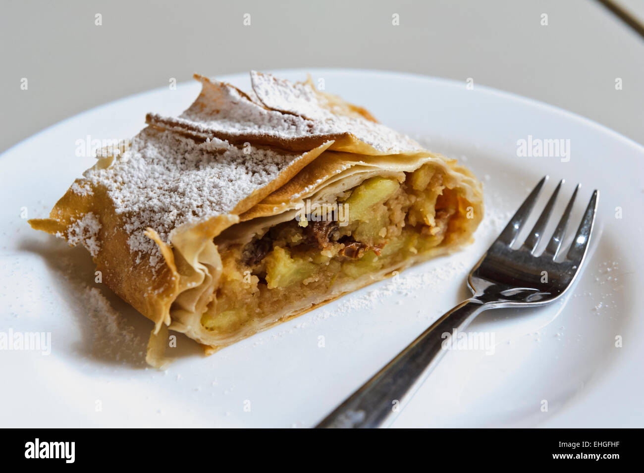 A delicious traditional strudel sweet cake, Vienna, Austria Stock Photo ...