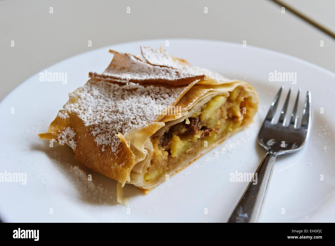 A delicious traditional strudel sweet cake, Vienna, Austria Stock Photo ...