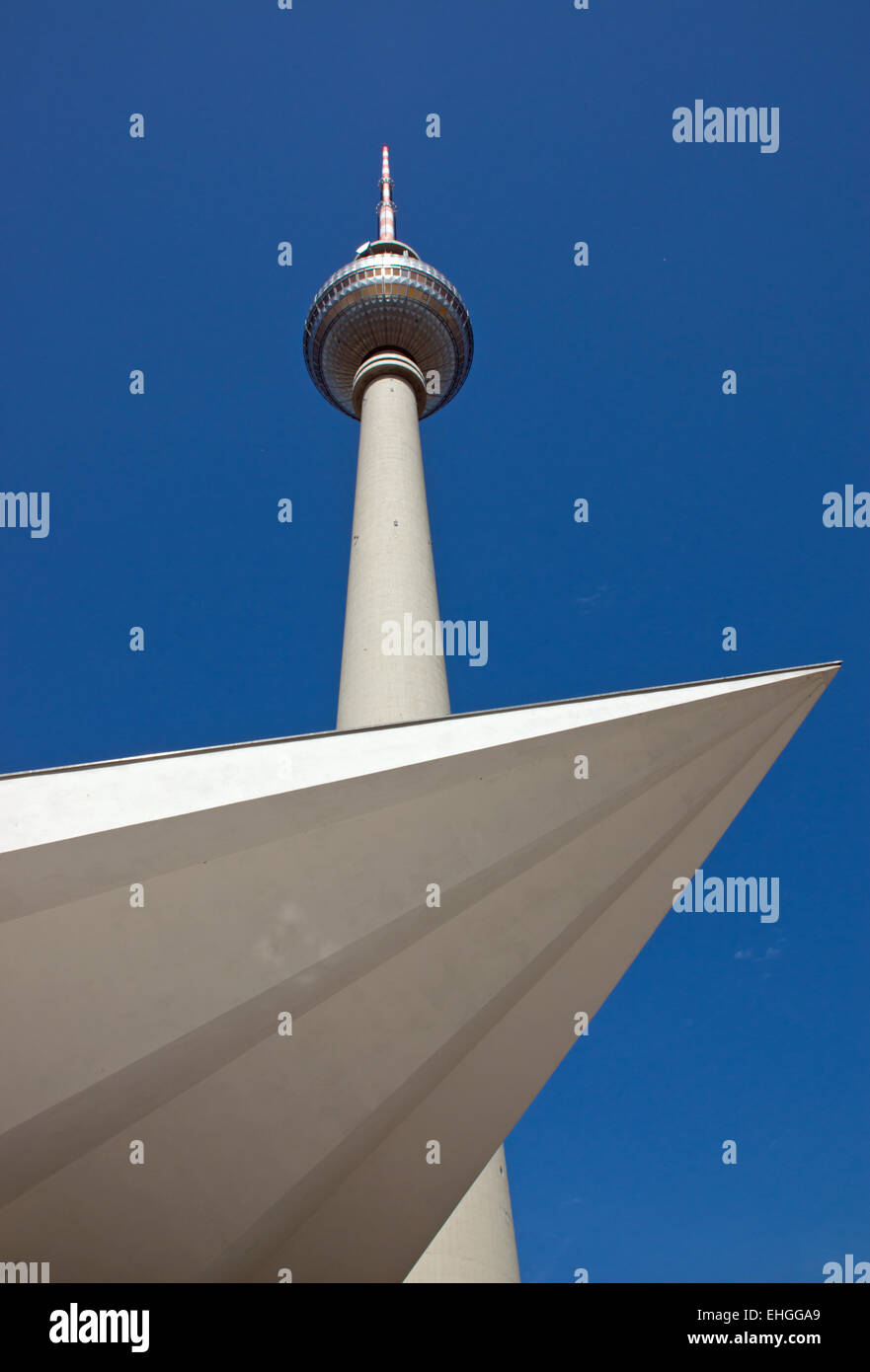 Berlins fernsehturm hi-res stock photography and images - Alamy