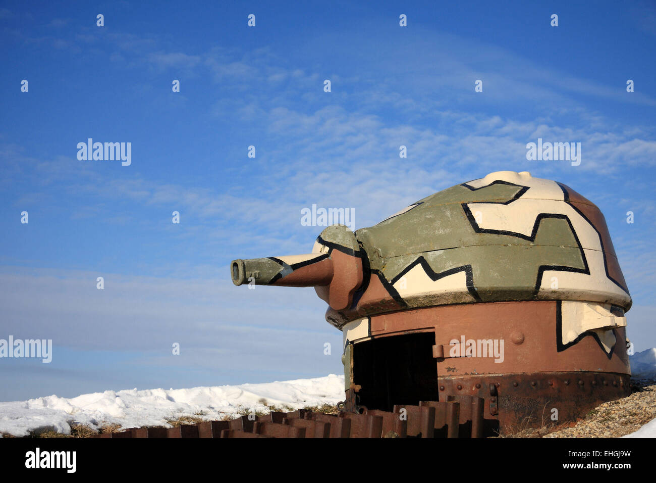 Bunker camouflage hi-res stock photography and images - Alamy