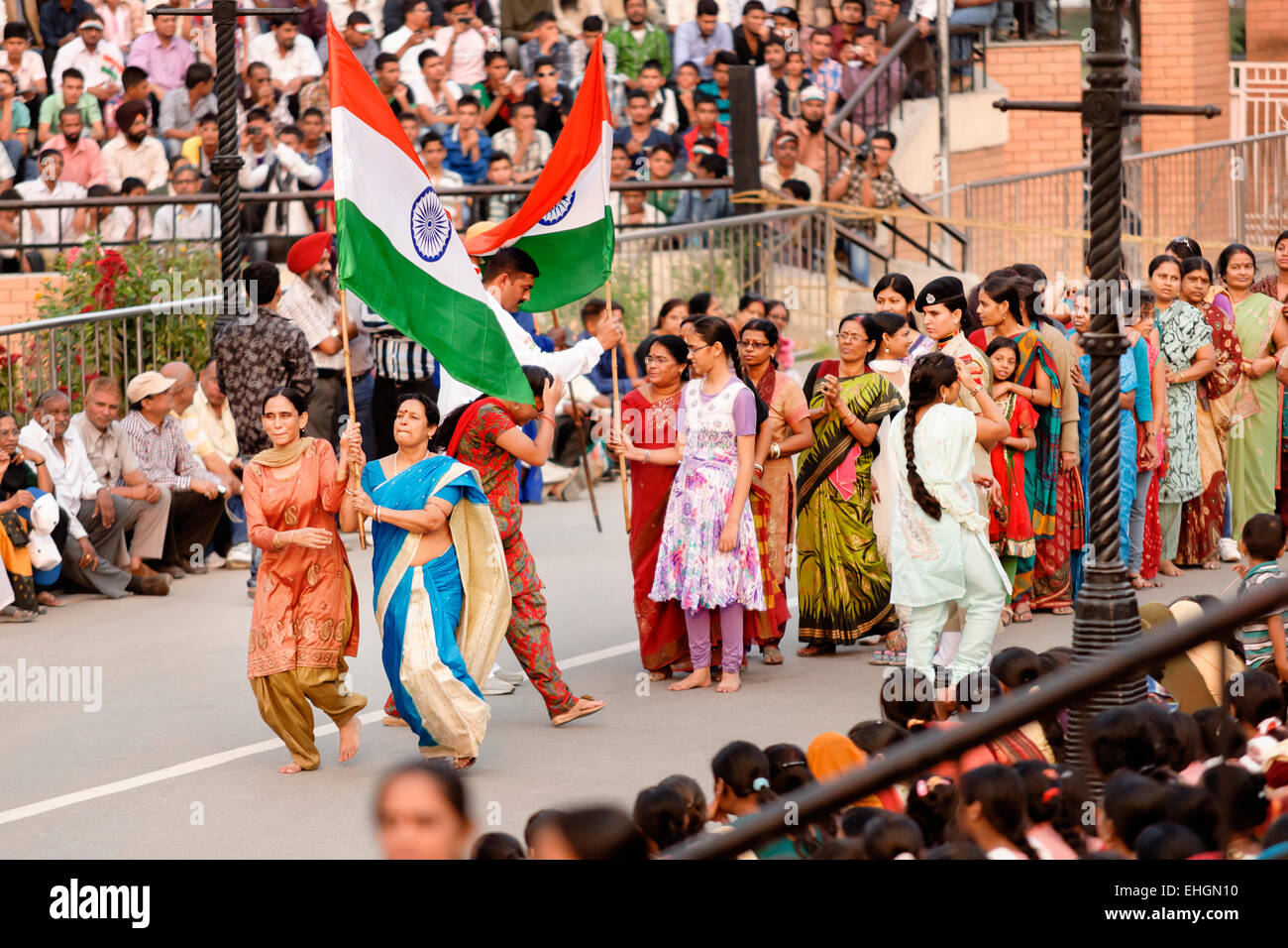 India-Pakistan Border changing of the guards ceremony Stock Photo - Alamy