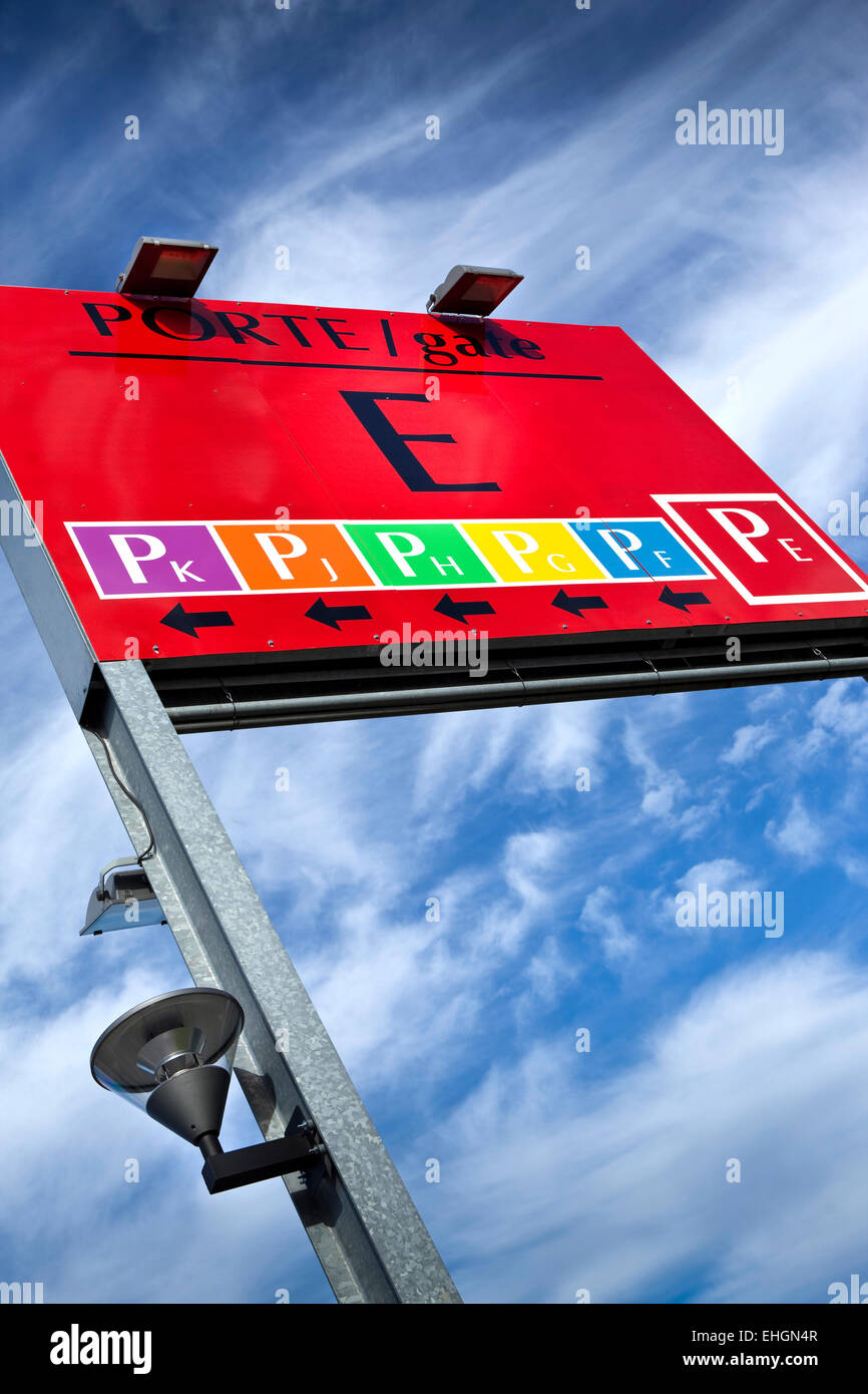 International parking signs hi-res stock photography and images - Alamy