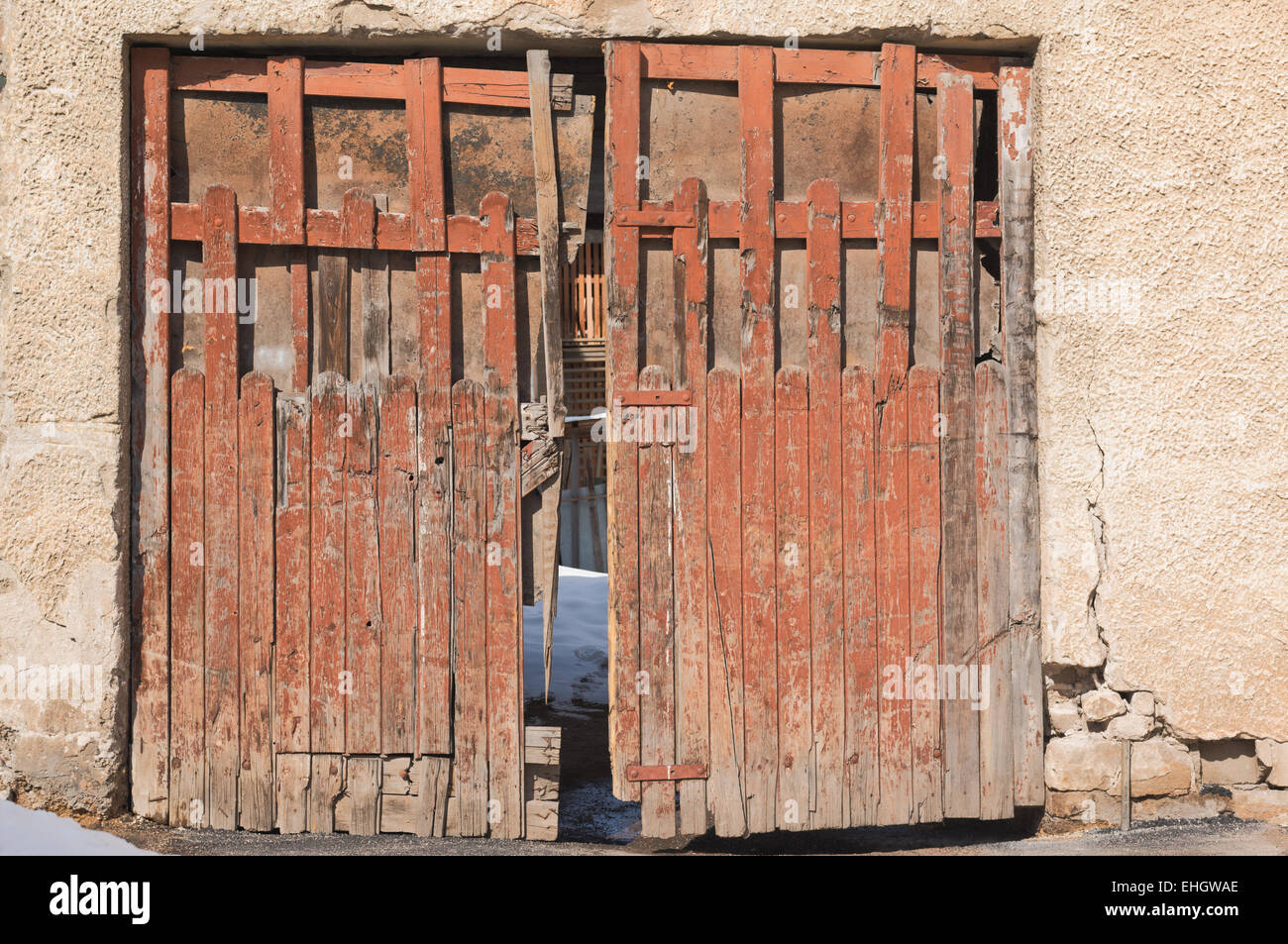 Old wooden back yard door, front view shot Stock Photo - Alamy
