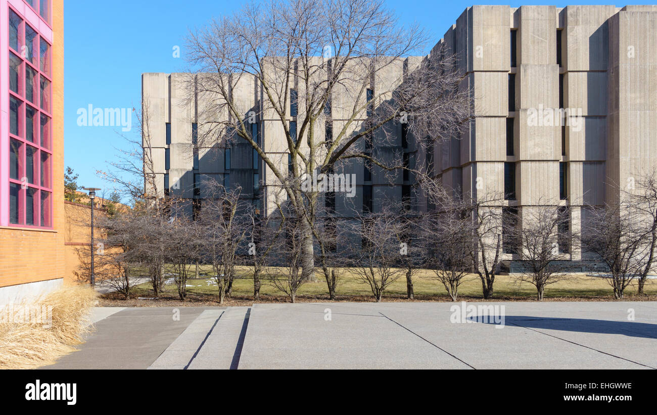 CHICAGO, IL, USA - MARCH 12, 2015: The Joseph Regenstein Library at the ...