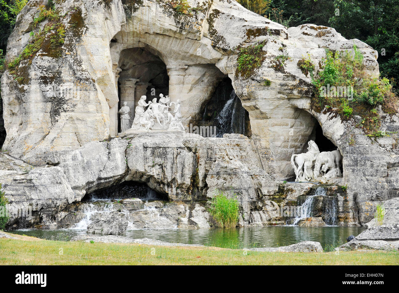 Statue apollon hi-res stock photography and images - Alamy