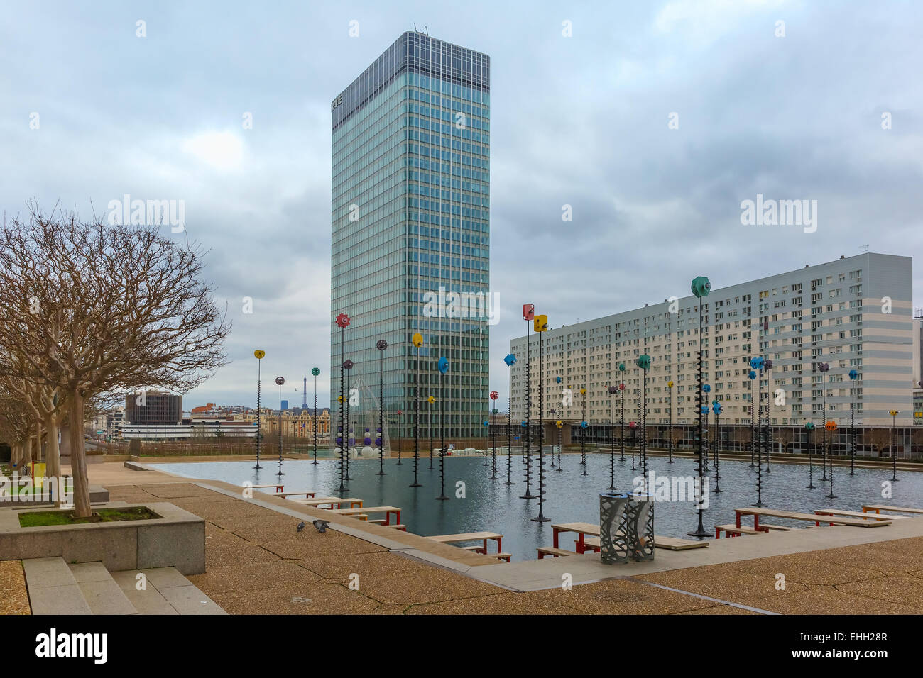 Paris defense hi-res stock photography and images - Alamy