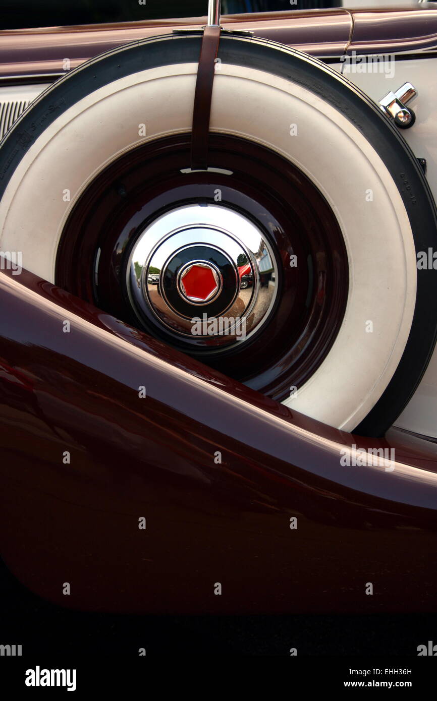 Oldtimer Reserve Tire Stock Photo - Alamy