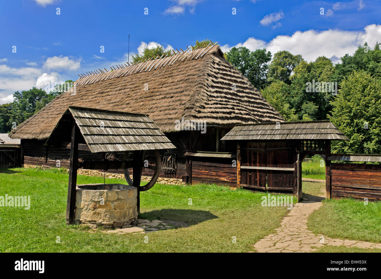 Ancient traditional polish rural cottage with a straw roof Stock Photo ...