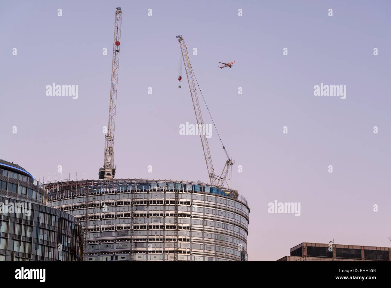 Plane passing hi-res stock photography and images - Alamy
