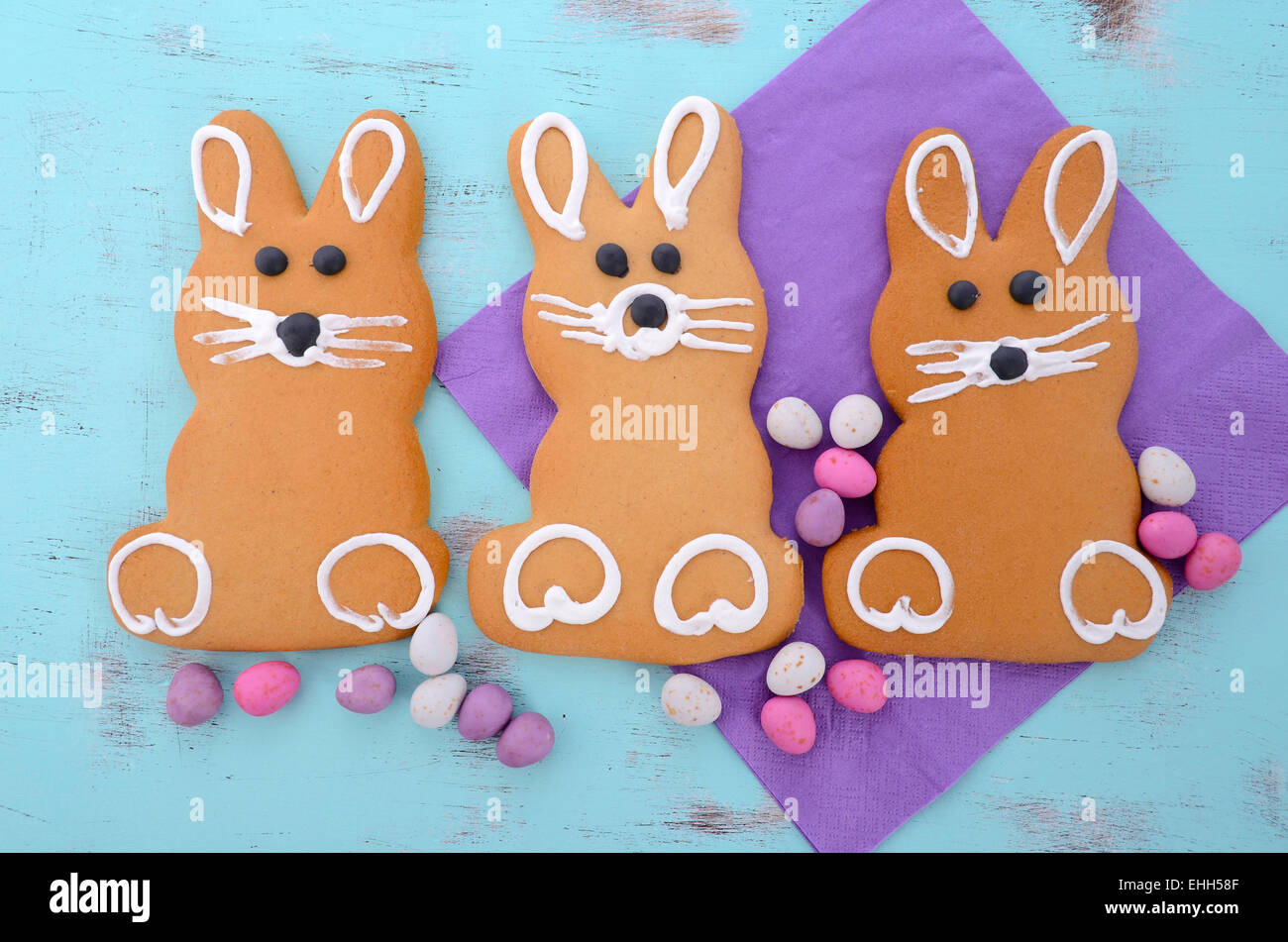 Gingerbread cookie rabbit hi-res stock photography and images - Alamy