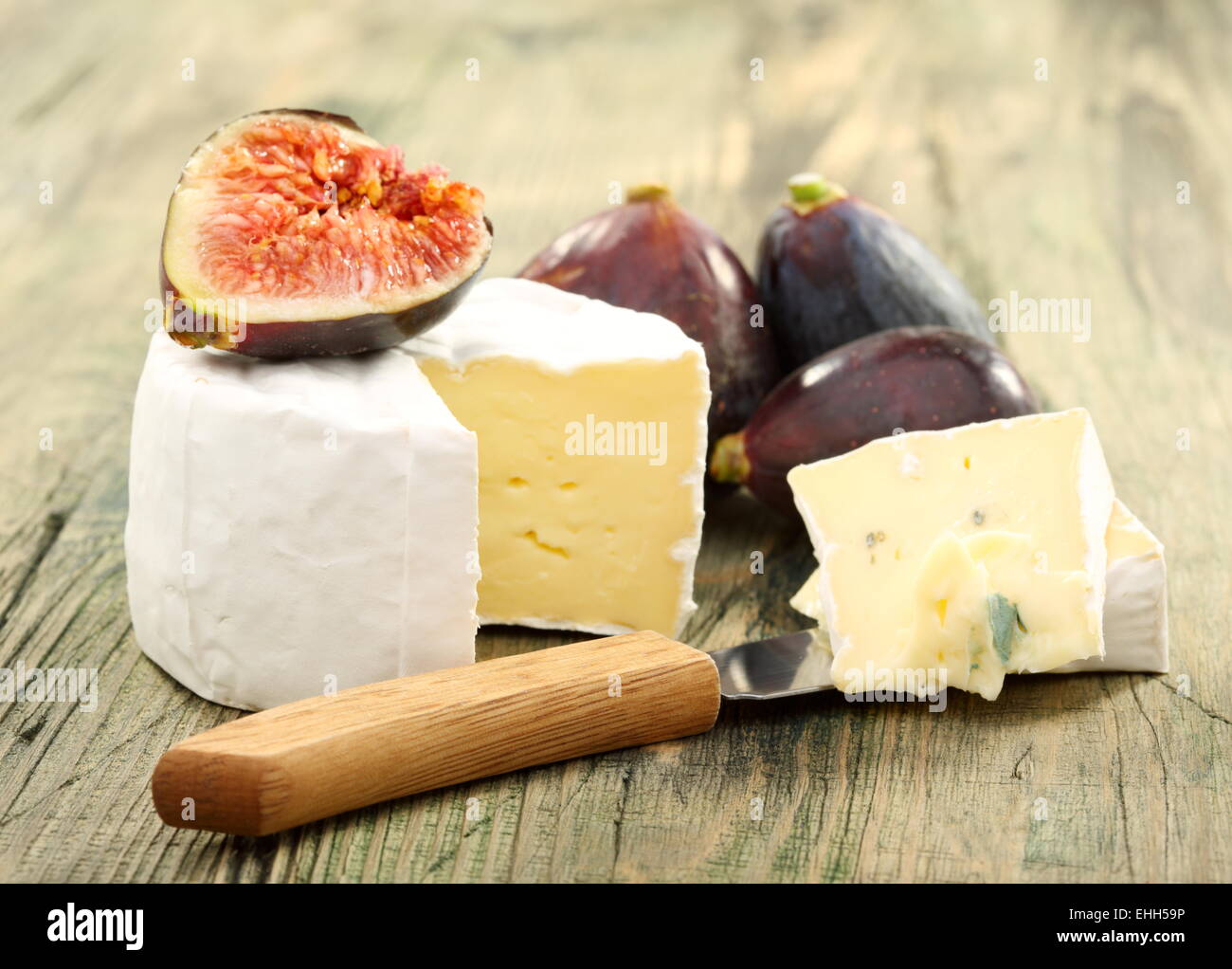 Cheese and fresh figs Stock Photo - Alamy