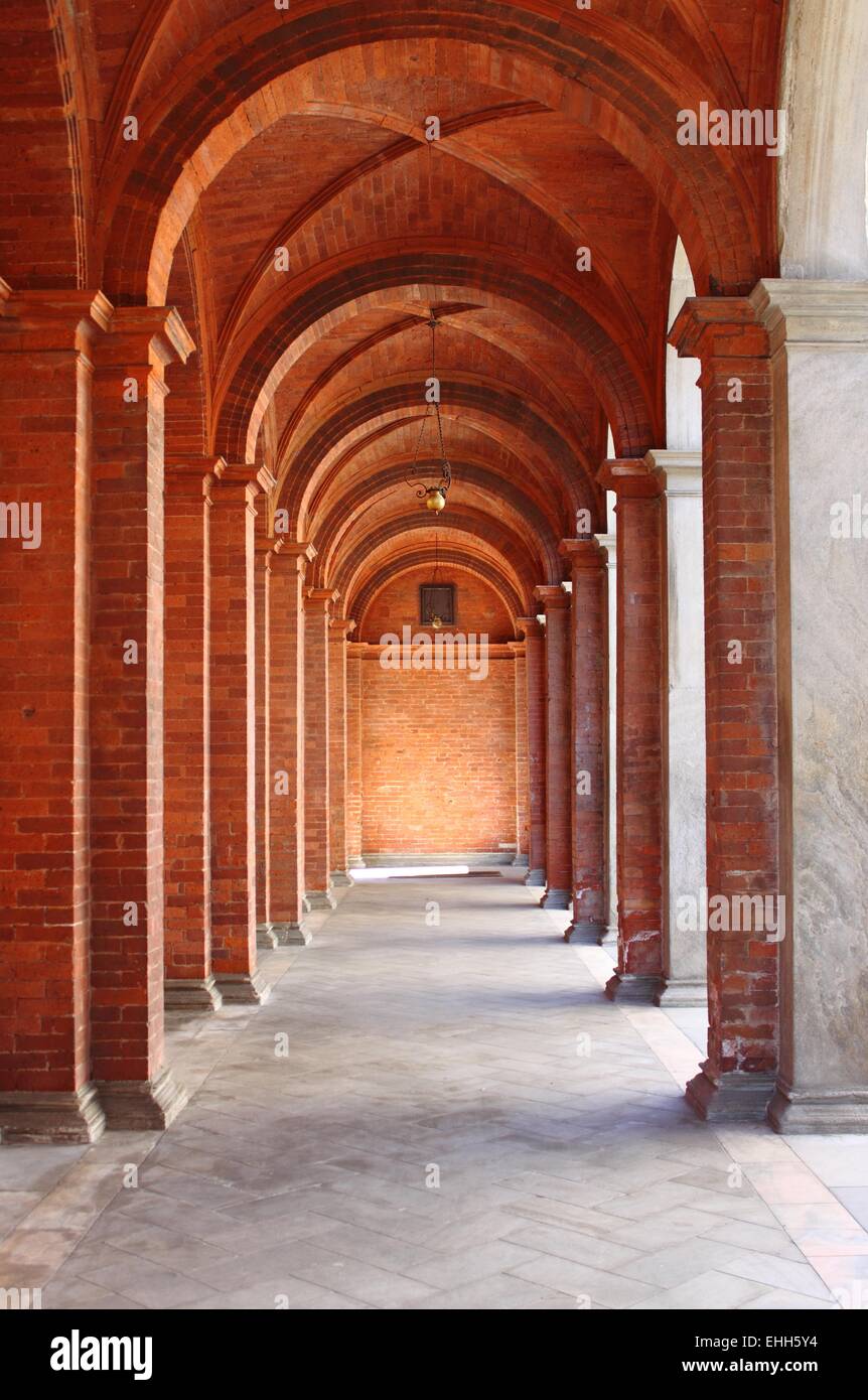 Cloister colonnade hi-res stock photography and images - Alamy