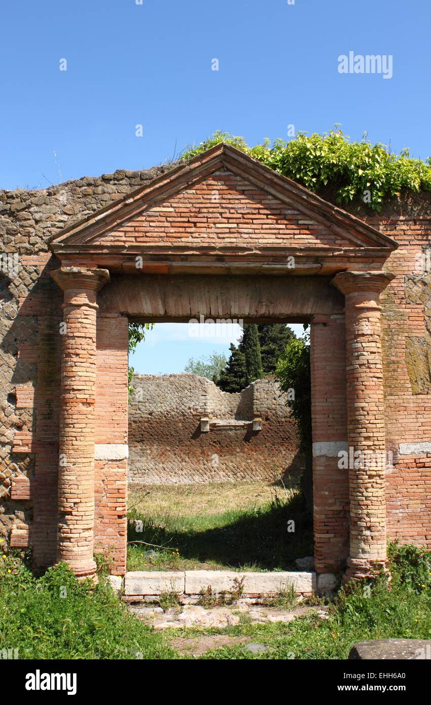 Old roman house hi-res stock photography and images - Alamy