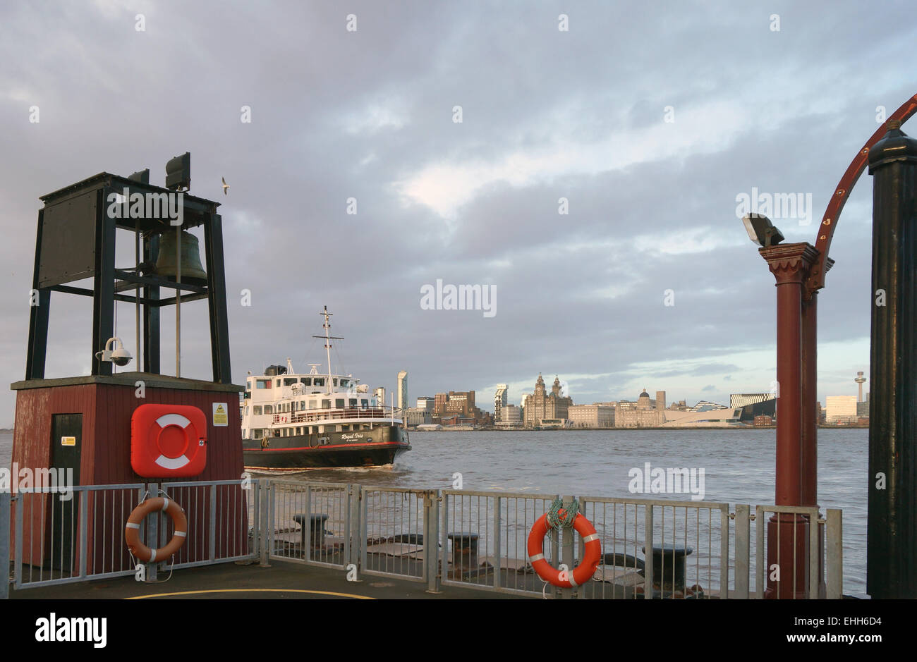 Mersey Ferry Arriving At Woodside Stock Photo - Alamy