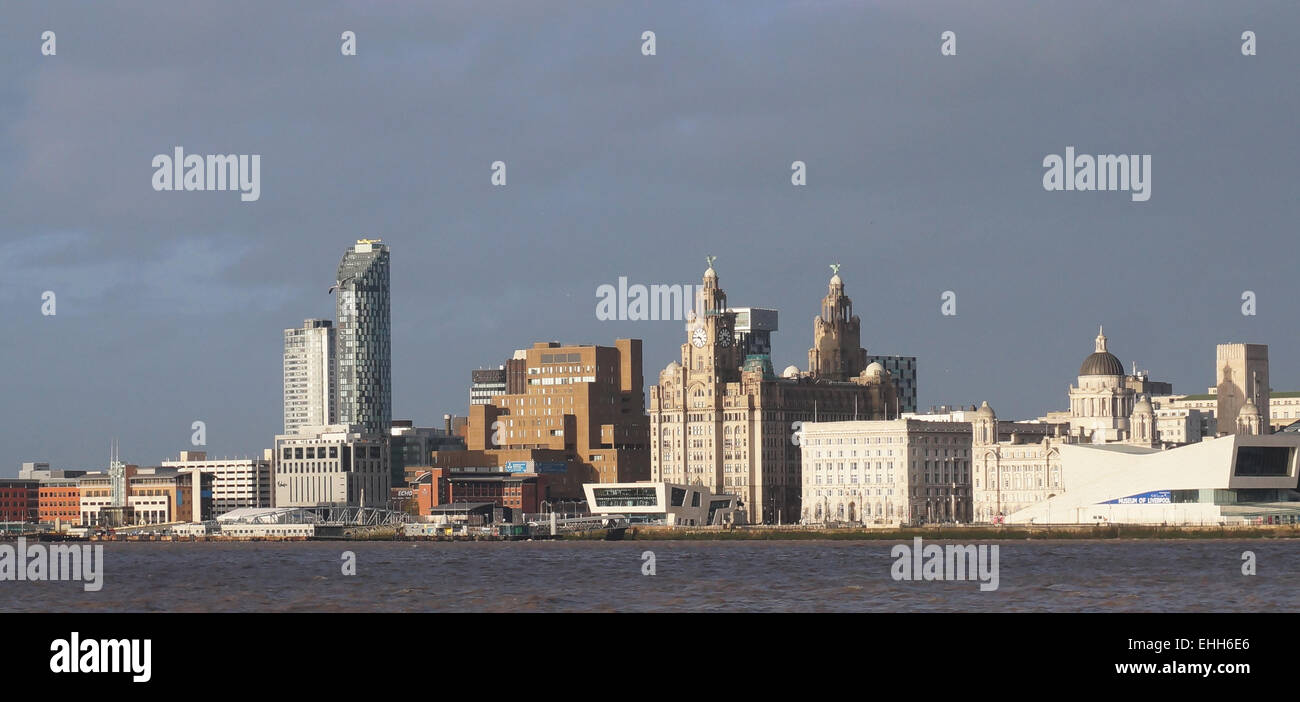 Liverpool waterfront skyline hi-res stock photography and images - Alamy