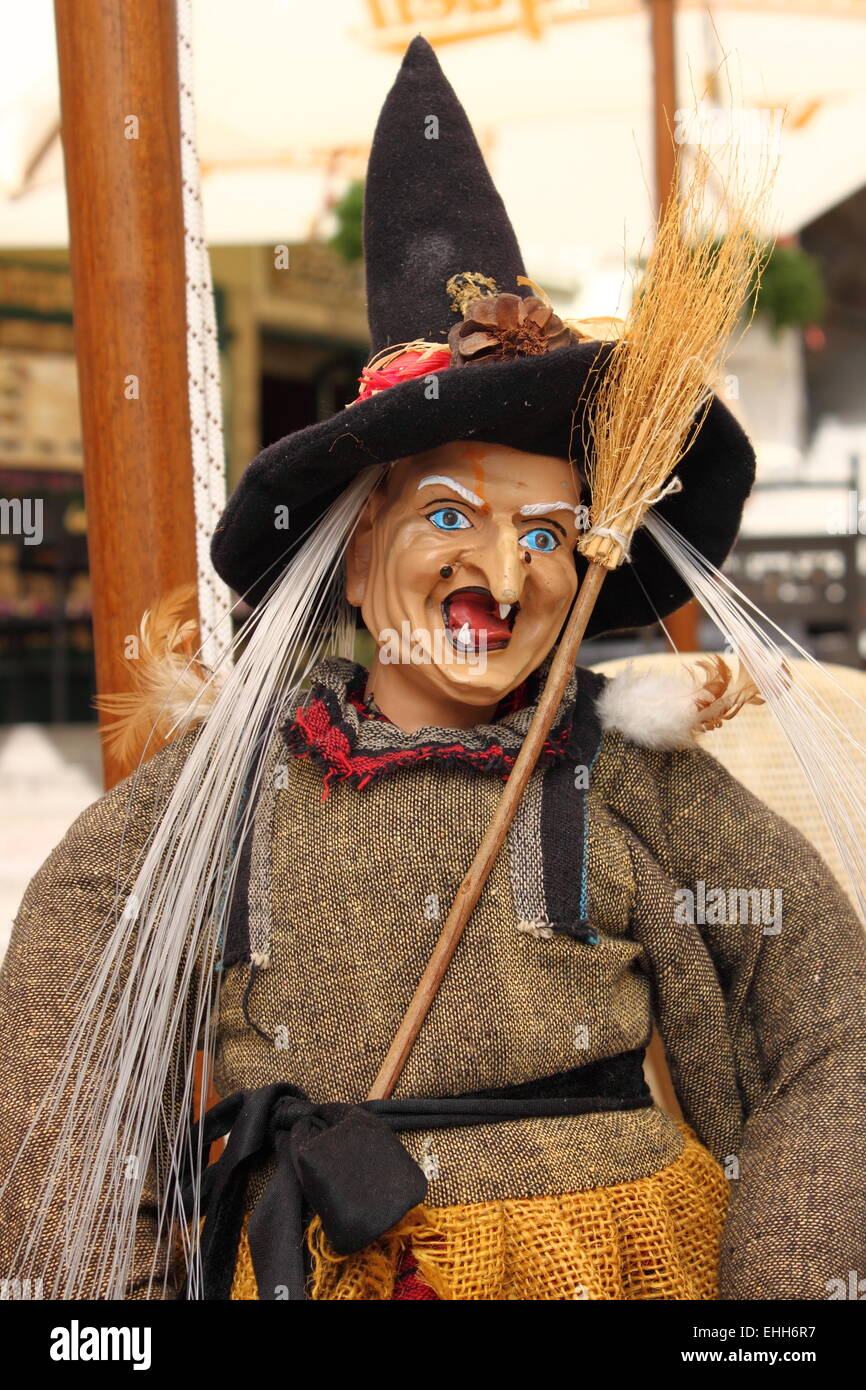 Cartoon witch hat hi-res stock photography and images - Alamy
