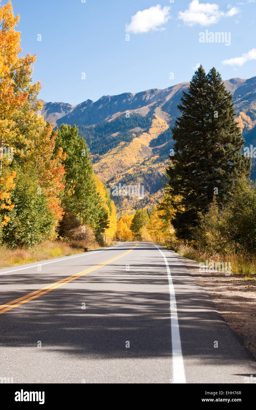 Road through fall colors hi-res stock photography and images - Alamy