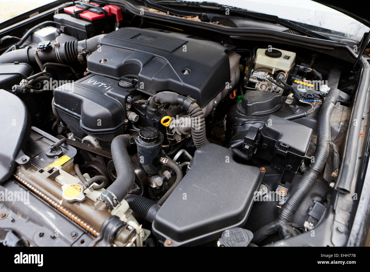 Open car hood hi-res stock photography and images - Alamy