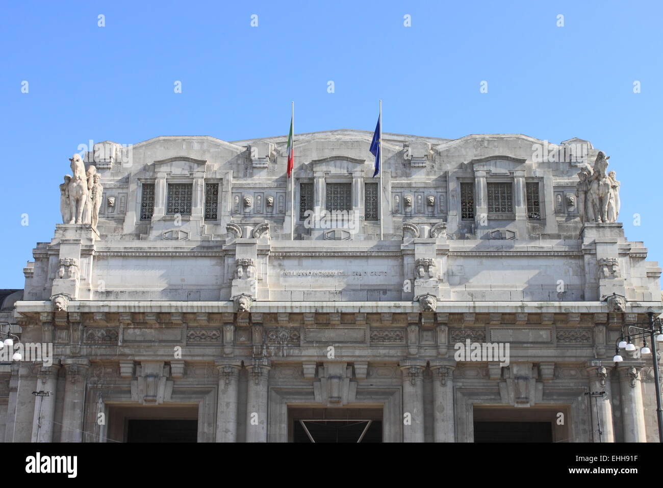 Facade milano centrale railway hi-res stock photography and images - Alamy