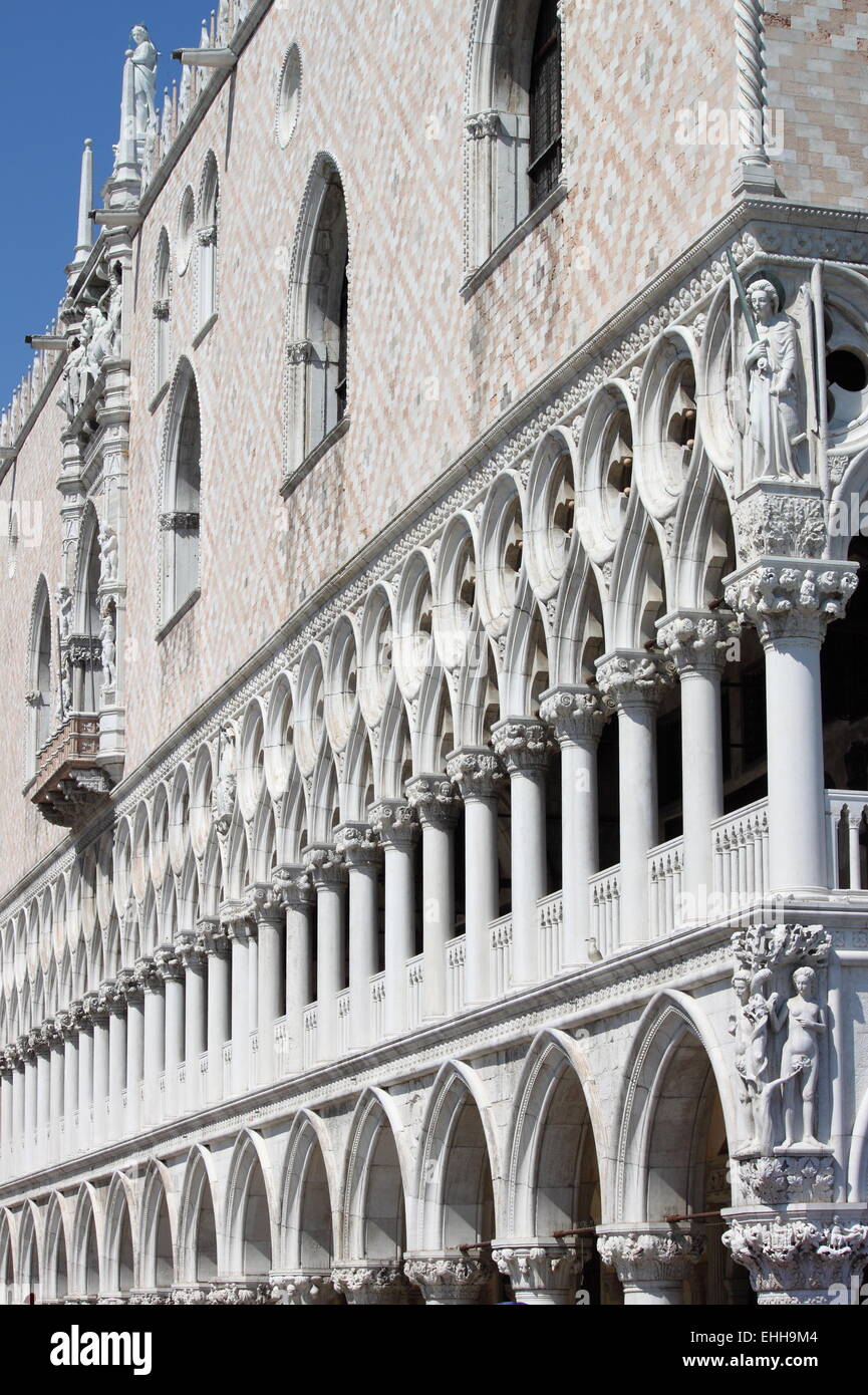Doge palace venice building hi-res stock photography and images - Alamy