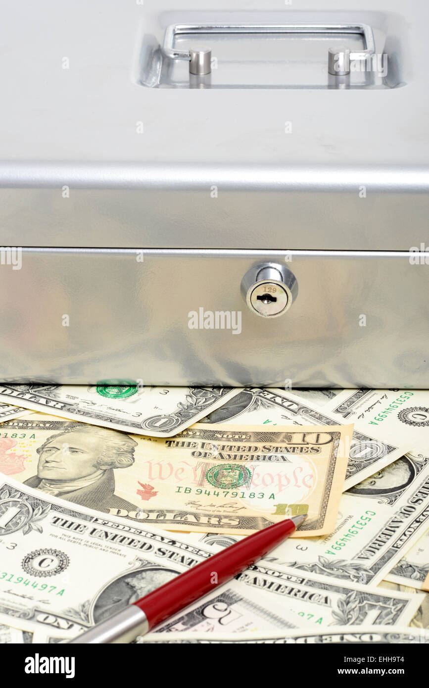Geld Ausgeben High Resolution Stock Photography and Images - Alamy