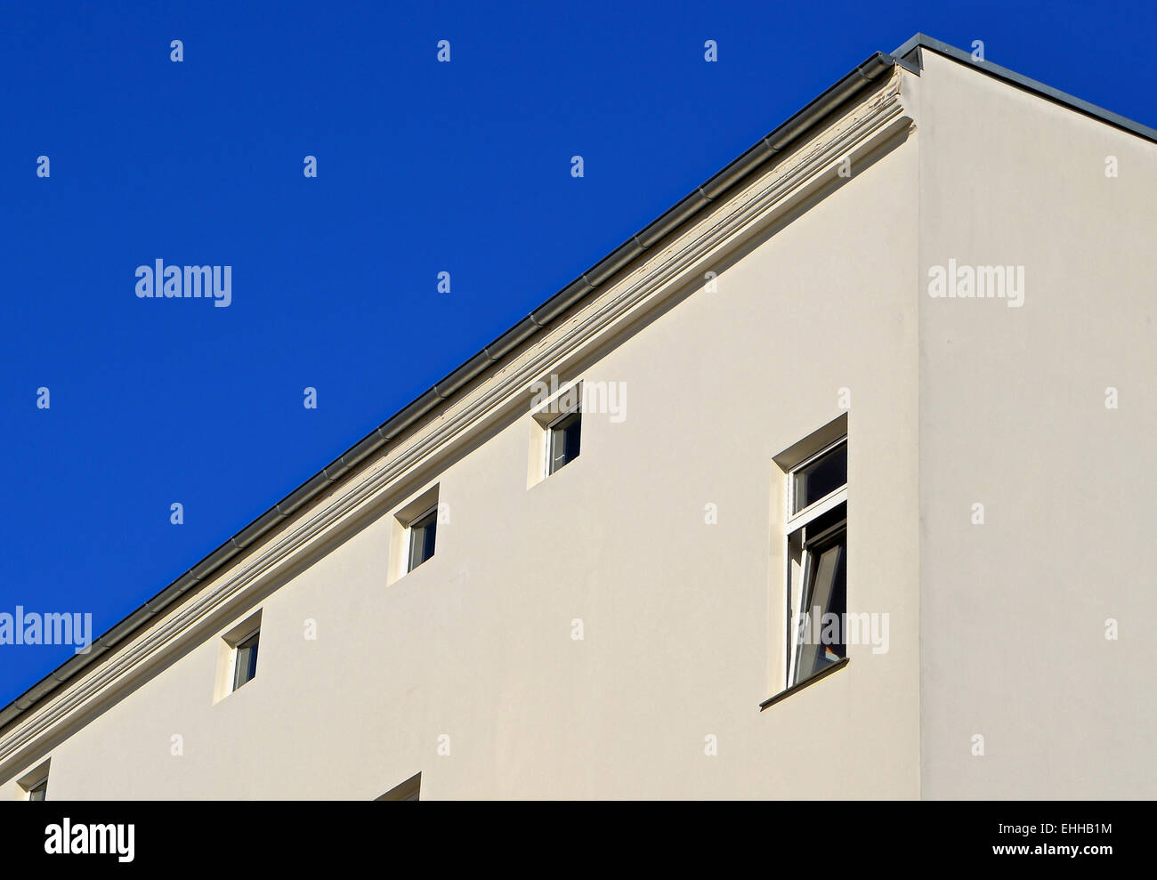 Transverse building hi-res stock photography and images - Alamy