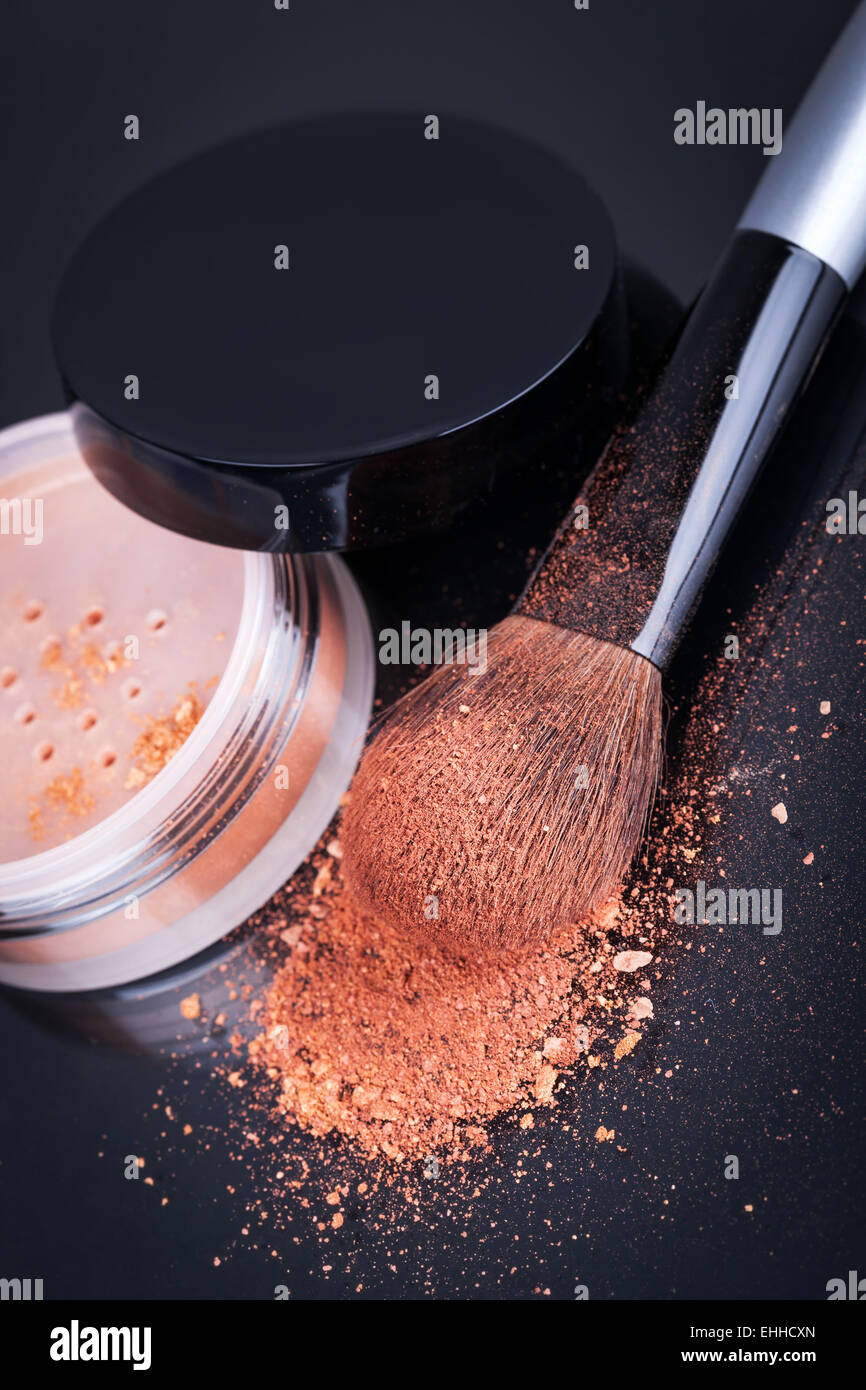 Face foundation powder product with crumbled texture Stock Photo - Alamy