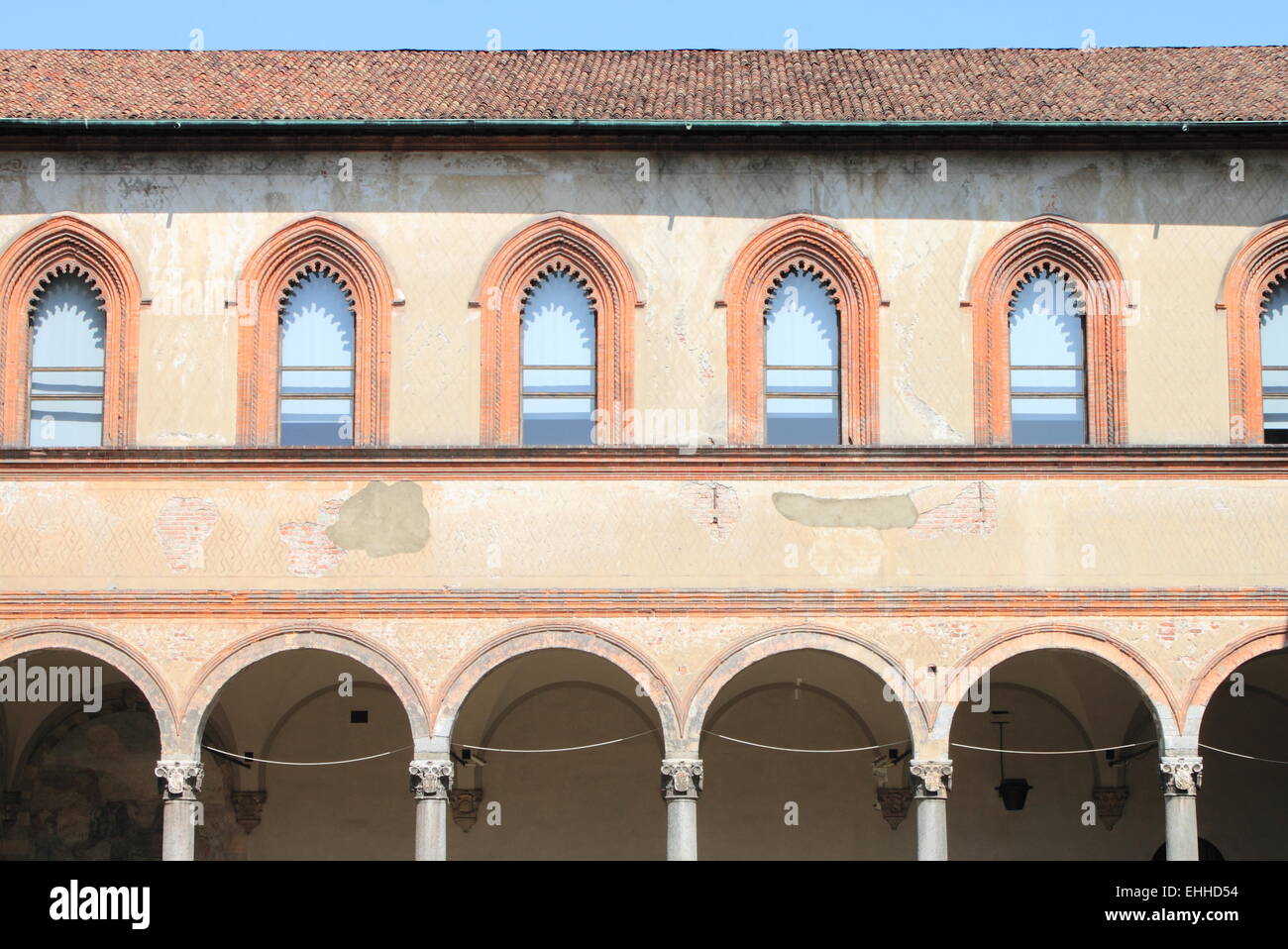 Cloister windows hi-res stock photography and images - Alamy