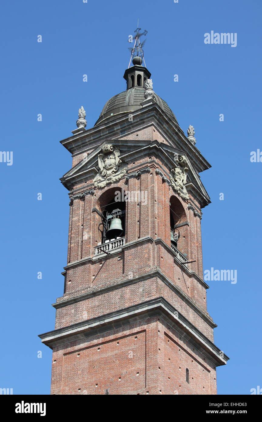 Detailed gothic architecture cathedral hi-res stock photography and ...