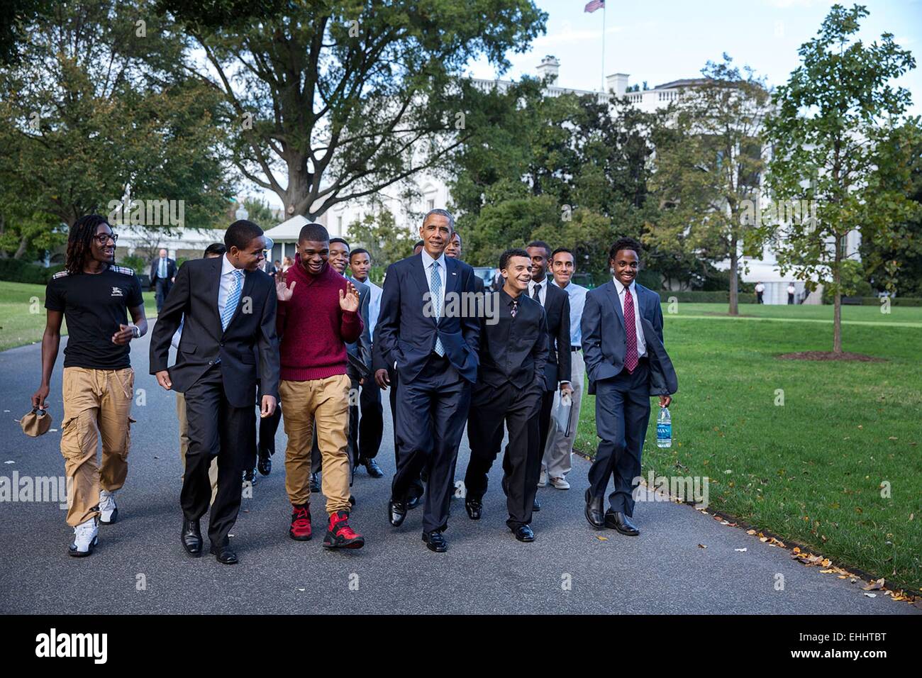 US President Barack Obama walks on the South Lawn of the White House ...
