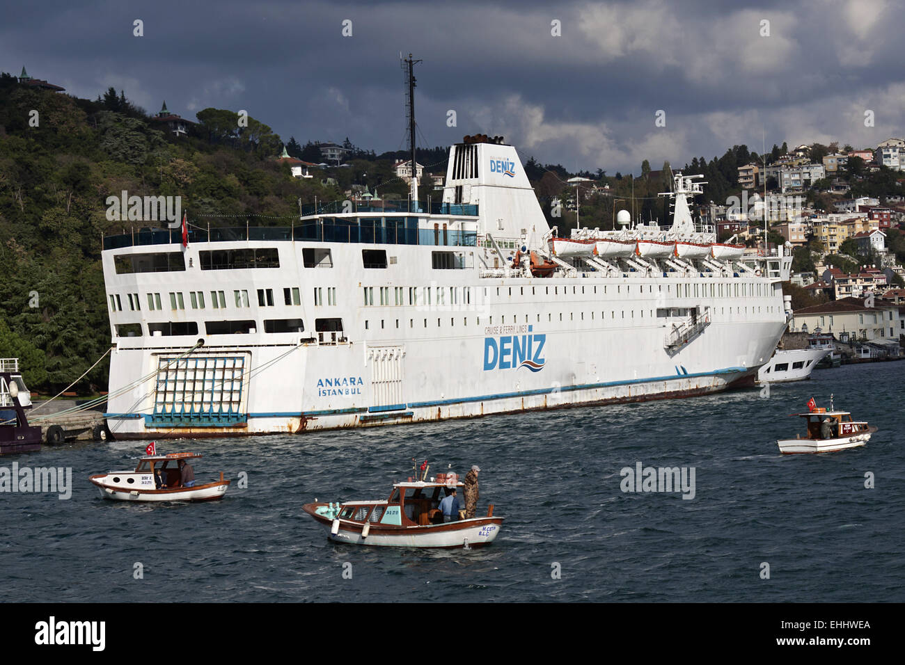Ferry crossings hi-res stock photography and images - Alamy