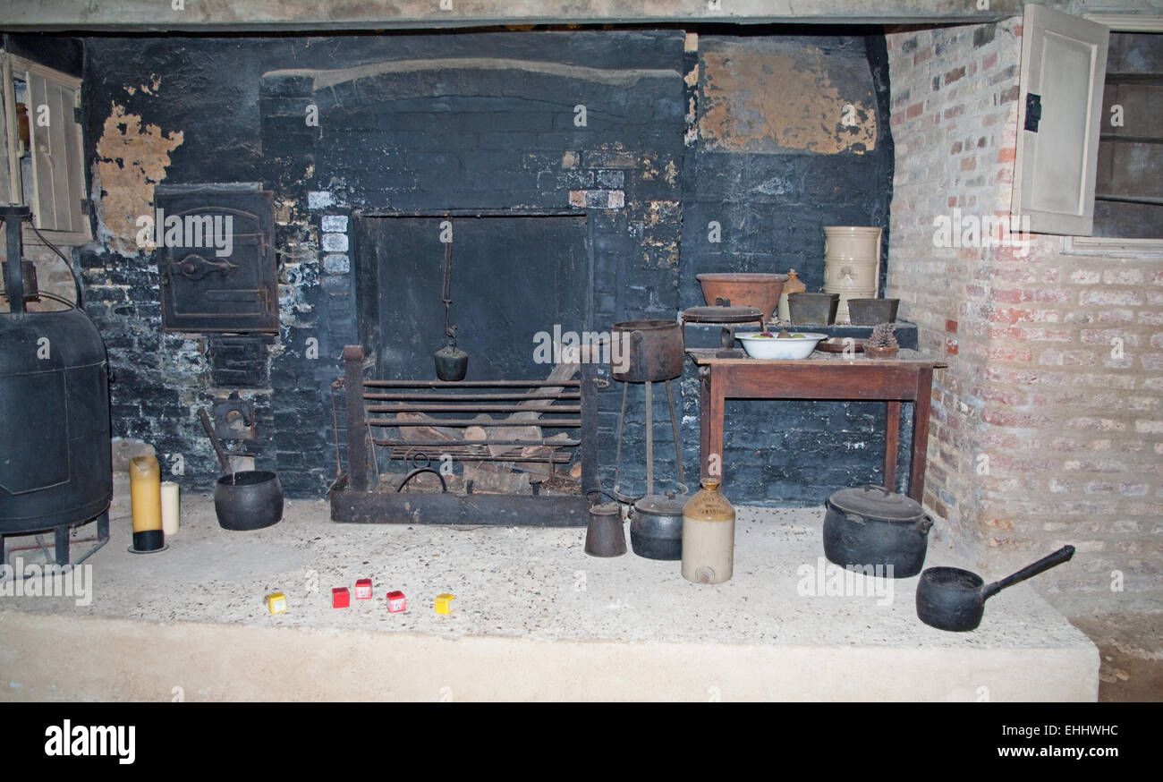 19c Farmers Home, Open Cooking Fire Stock Photo - Alamy