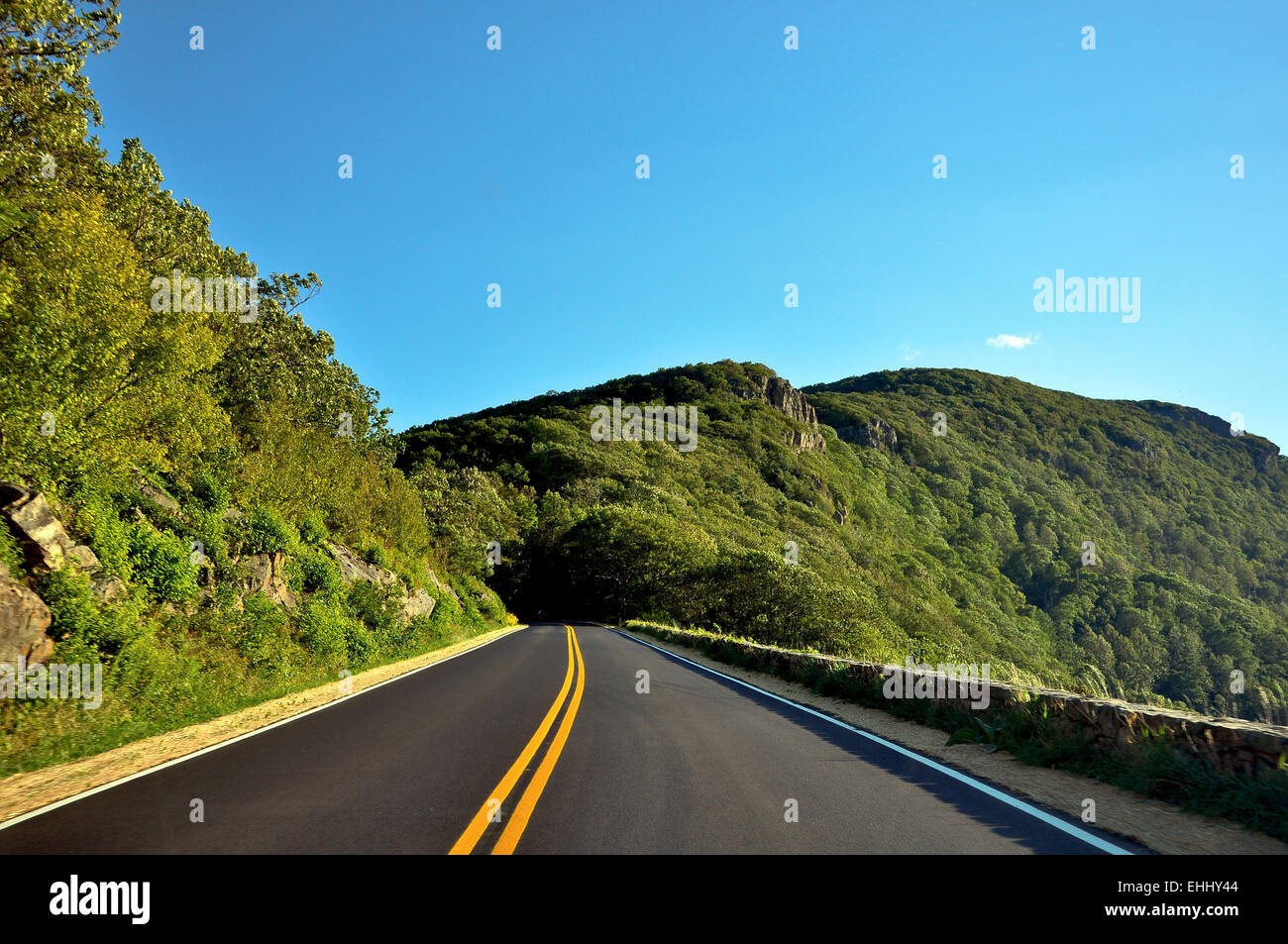 Moving nature hi-res stock photography and images - Alamy