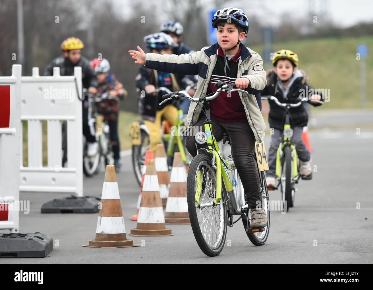 School children bicycles germany hi-res stock photography and images ...
