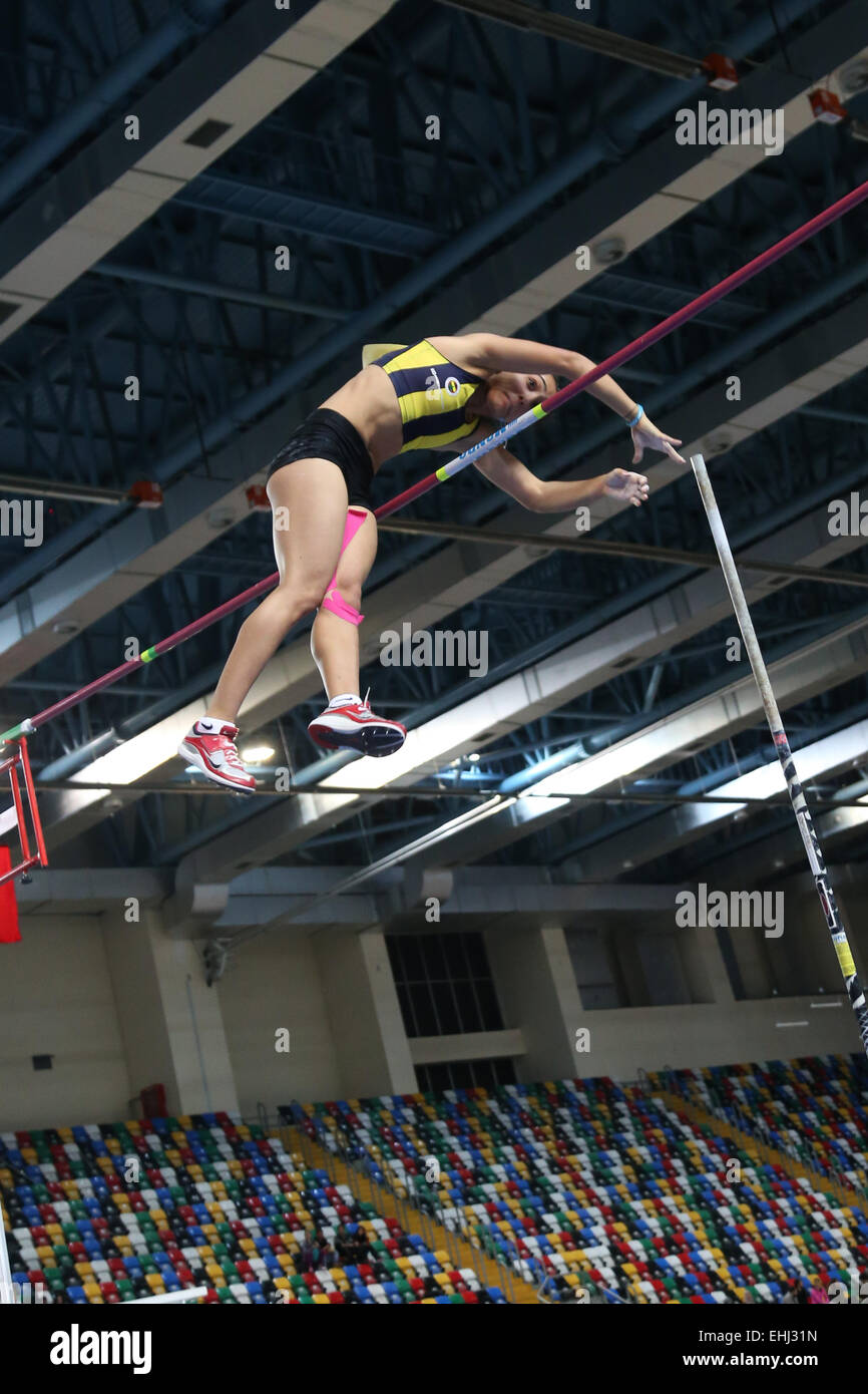 Female athlete in pole vault hi-res stock photography and images - Alamy