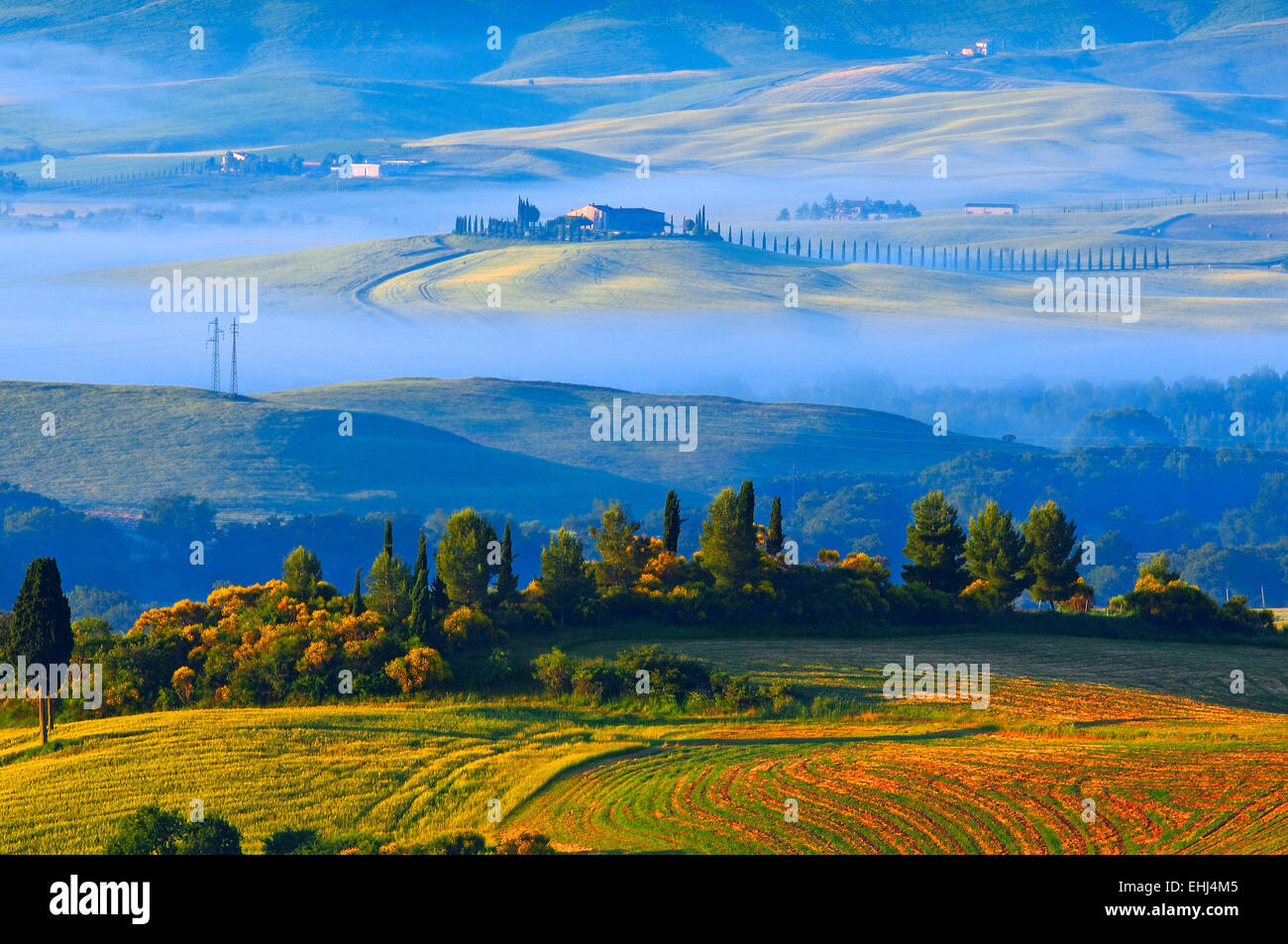 Val d'Orcia. Orcia Valley at dawn. Morning fog. UNESCO World Heritage ...