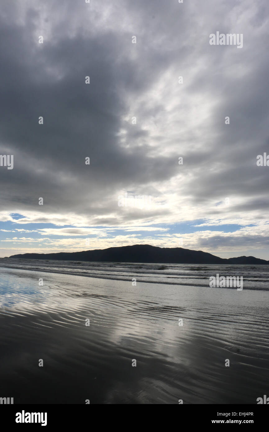 Waikanae Beach across from Kapiti Island in background, New Zealand ...