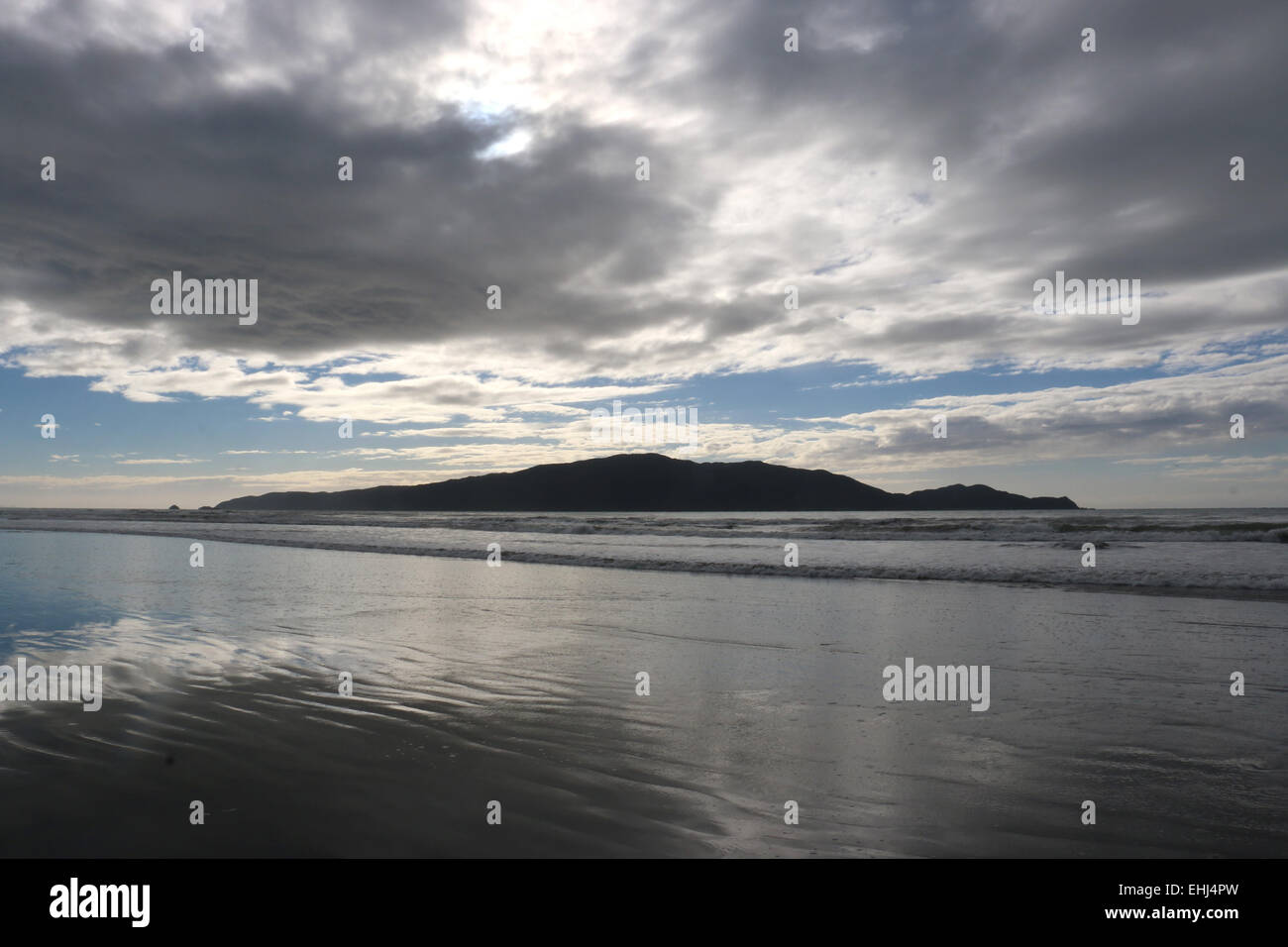 Waikanae Beach across from Kapiti Island in background, New Zealand ...