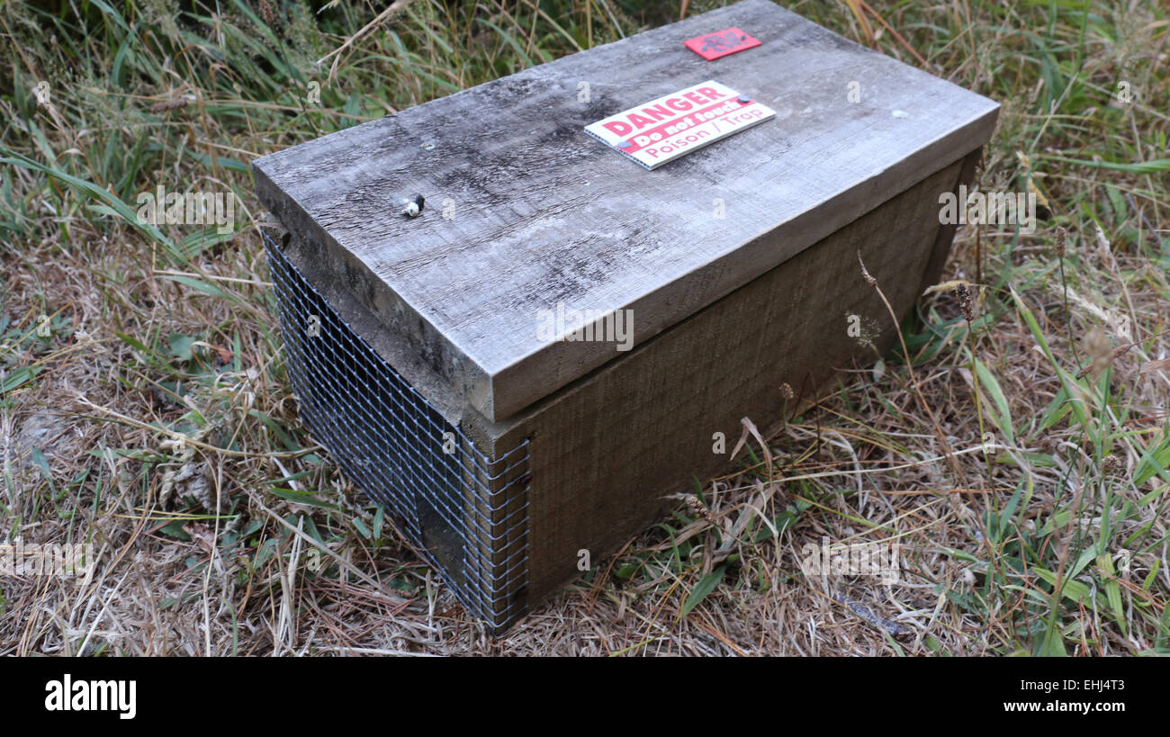 Rat poison warning sign hi-res stock photography and images - Alamy