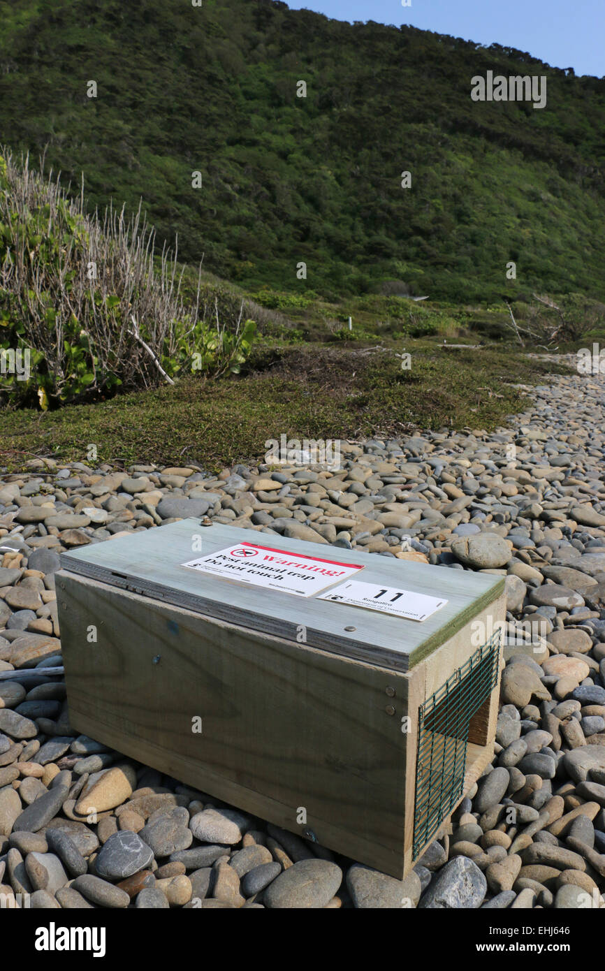 Rat poison warning sign hi-res stock photography and images - Alamy