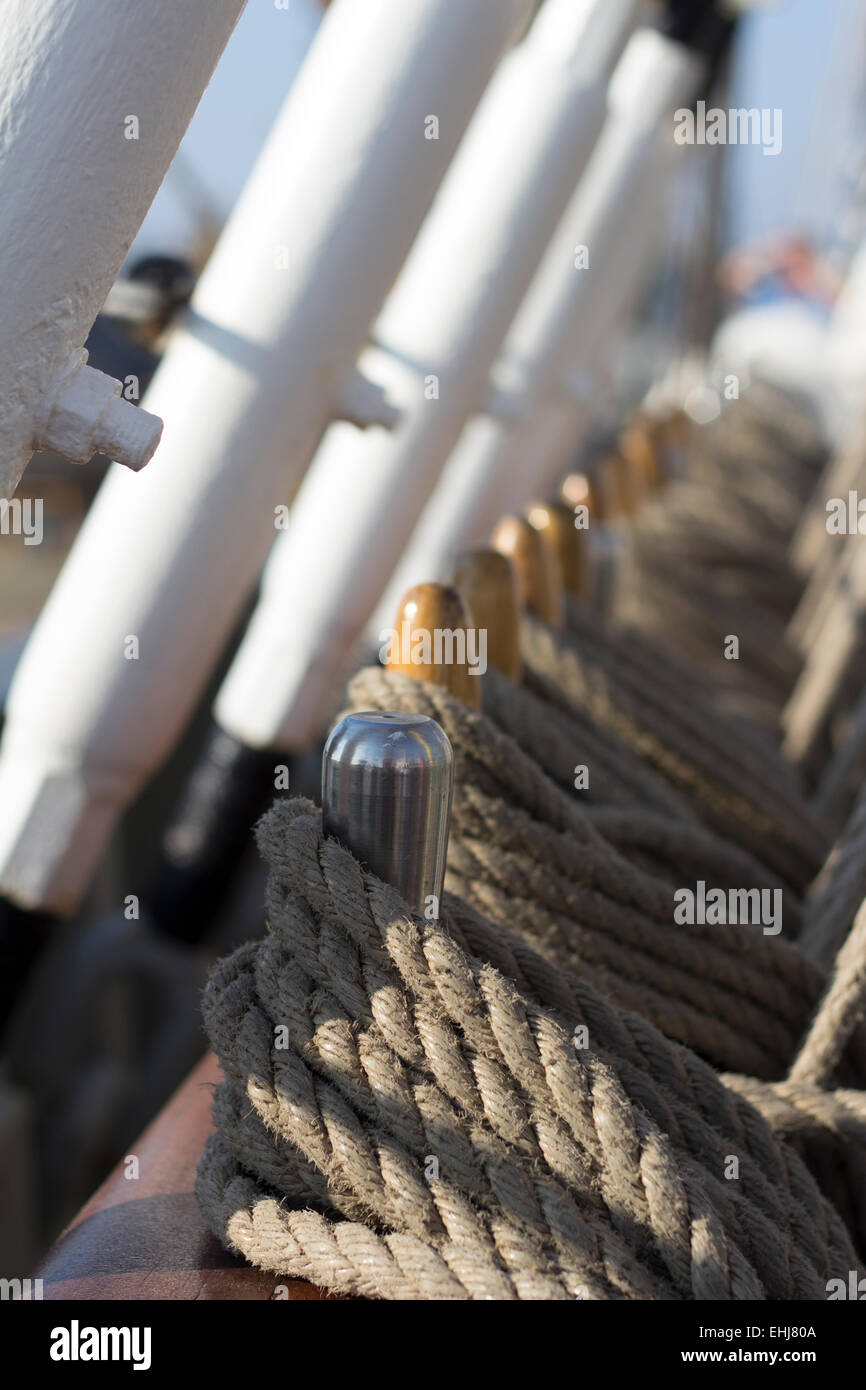 Ropes of navigation hi-res stock photography and images - Alamy
